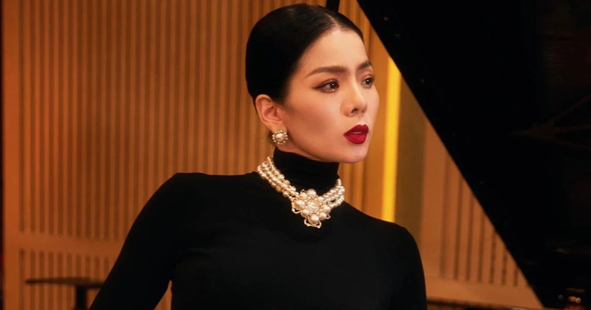 Le Quyen went to sing only received 60 thousand VND, the audience was ...