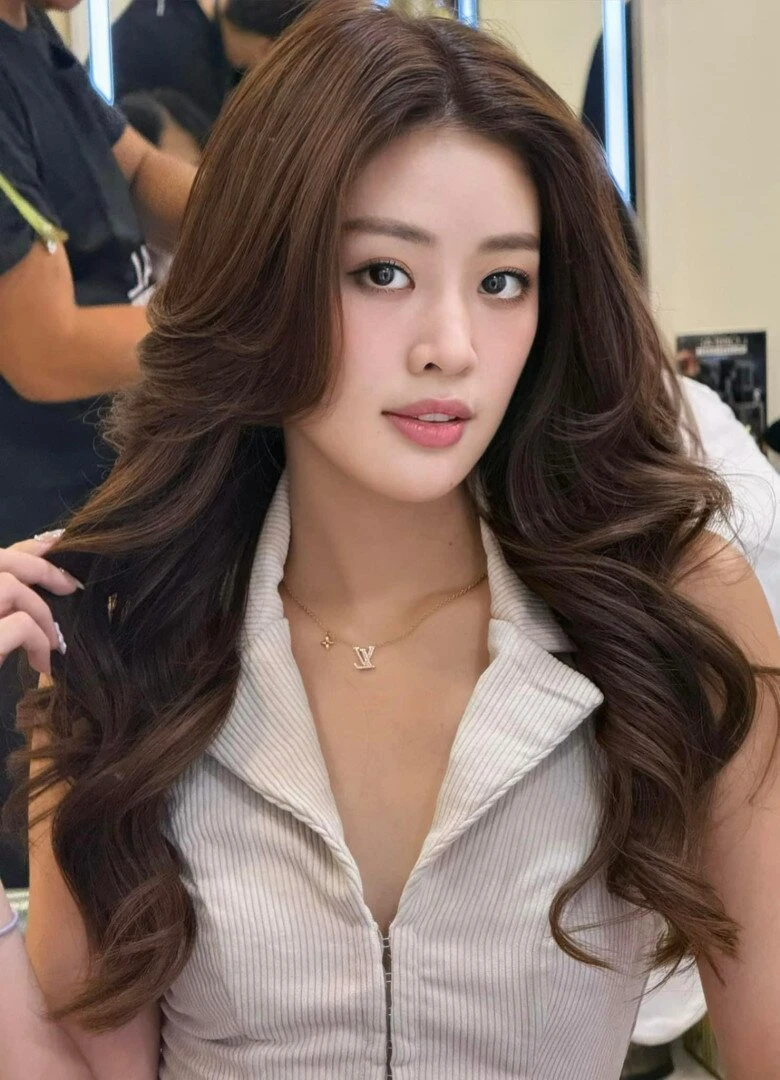 Miss Khanh Van makes Le Duong Bao Lam "green", a unique Mid-Autumn gift | Miss | Vietnamese ...