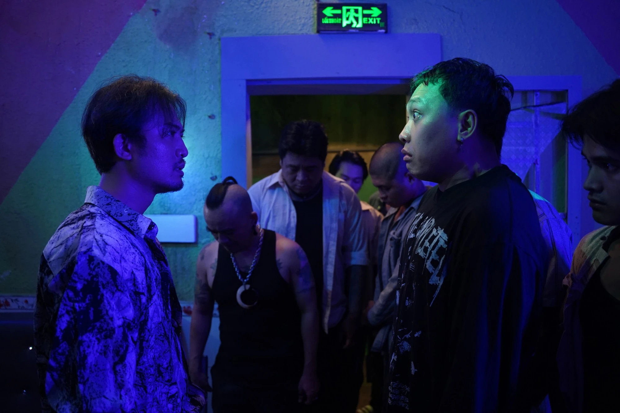 "Truy tìm Long Diên Hương" gây sốt phòng vé, hất cẳng loạt phim Việt bay màu sớm | Hậu trường ...