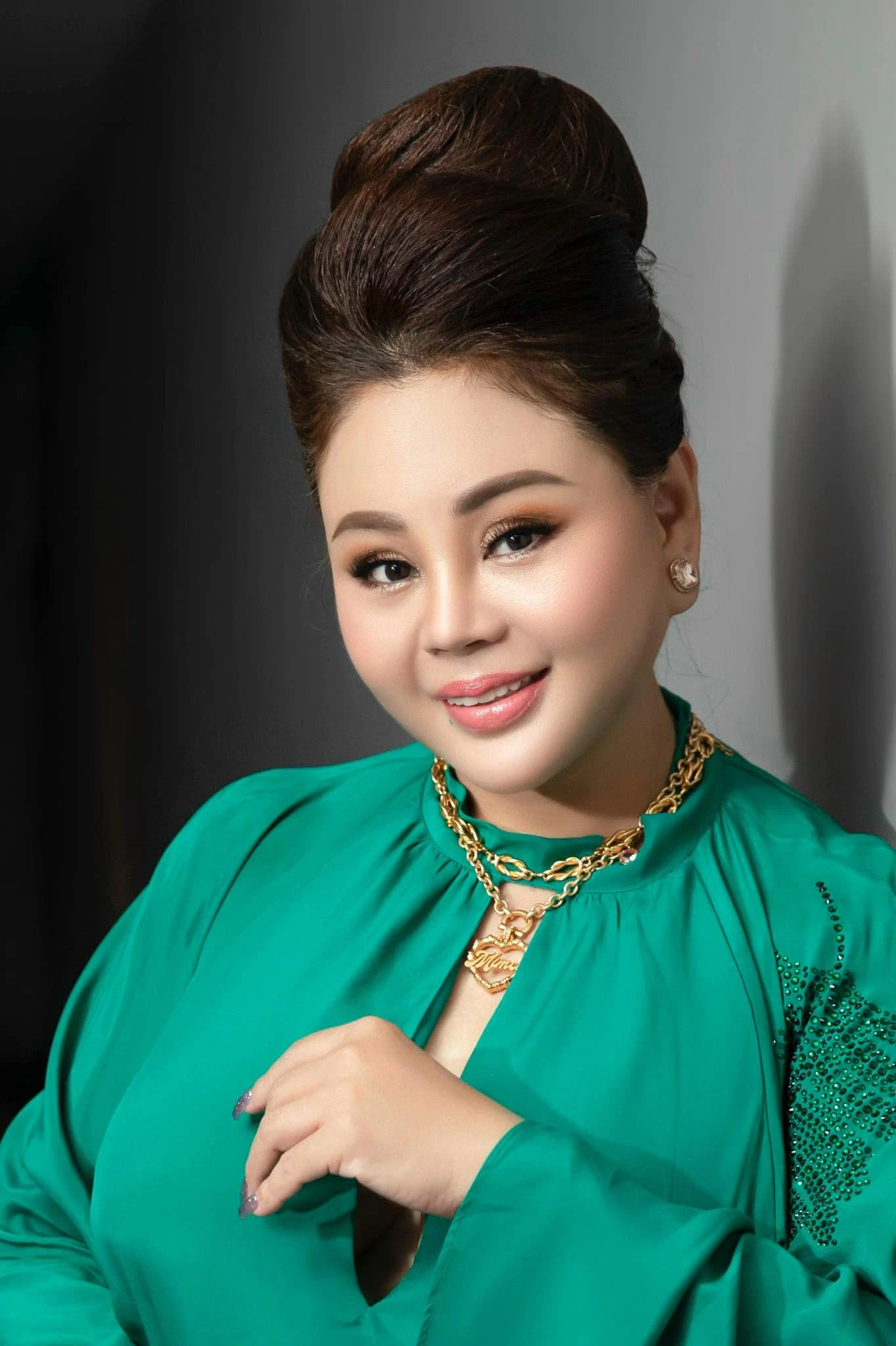 Le Giang encountered an unexpected incident on the road; her colleagues ...