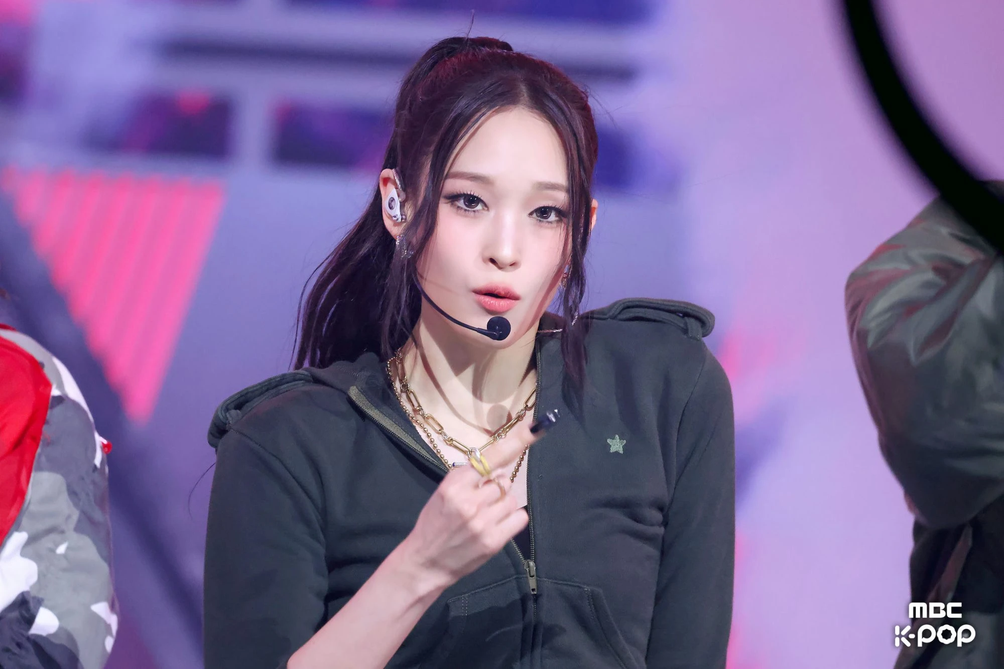 The heiress from ALLDAY PROJECT quits singing to go back to school ...