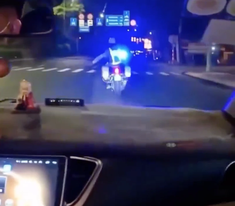 Video of male driver desperately pleading for help goes viral, millions ...