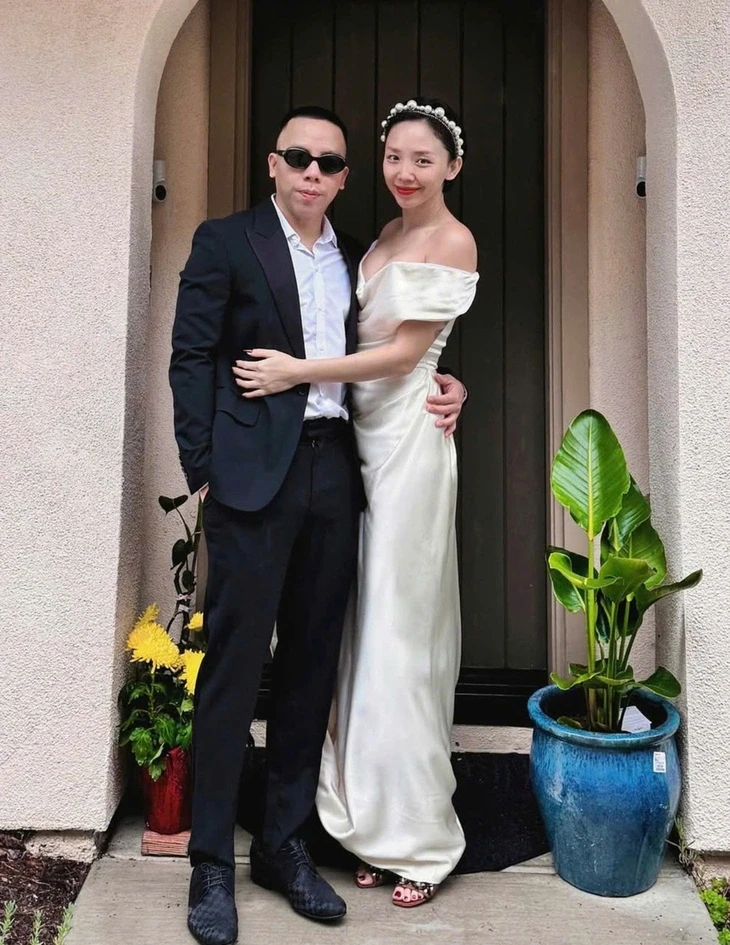 Toc Tien exploded Countdown at the end of the year, Touliver quietly ...