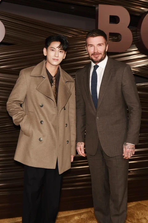 Isaac makes a stunning appearance, rivaling David Beckham in style ...